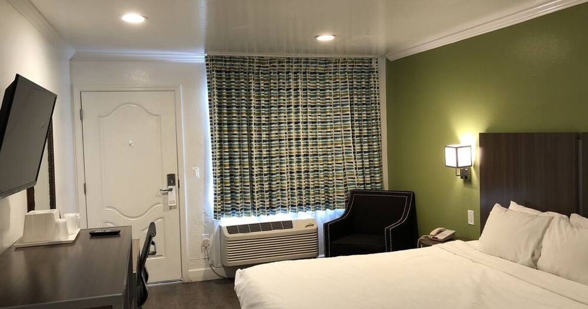 Gilroy Inn £57. Gilroy Hotel Deals & Reviews - KAYAK