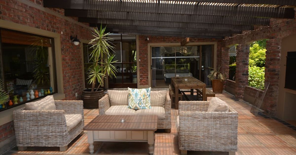 Aziza Guest House £52. George Hotel Deals & Reviews - KAYAK
