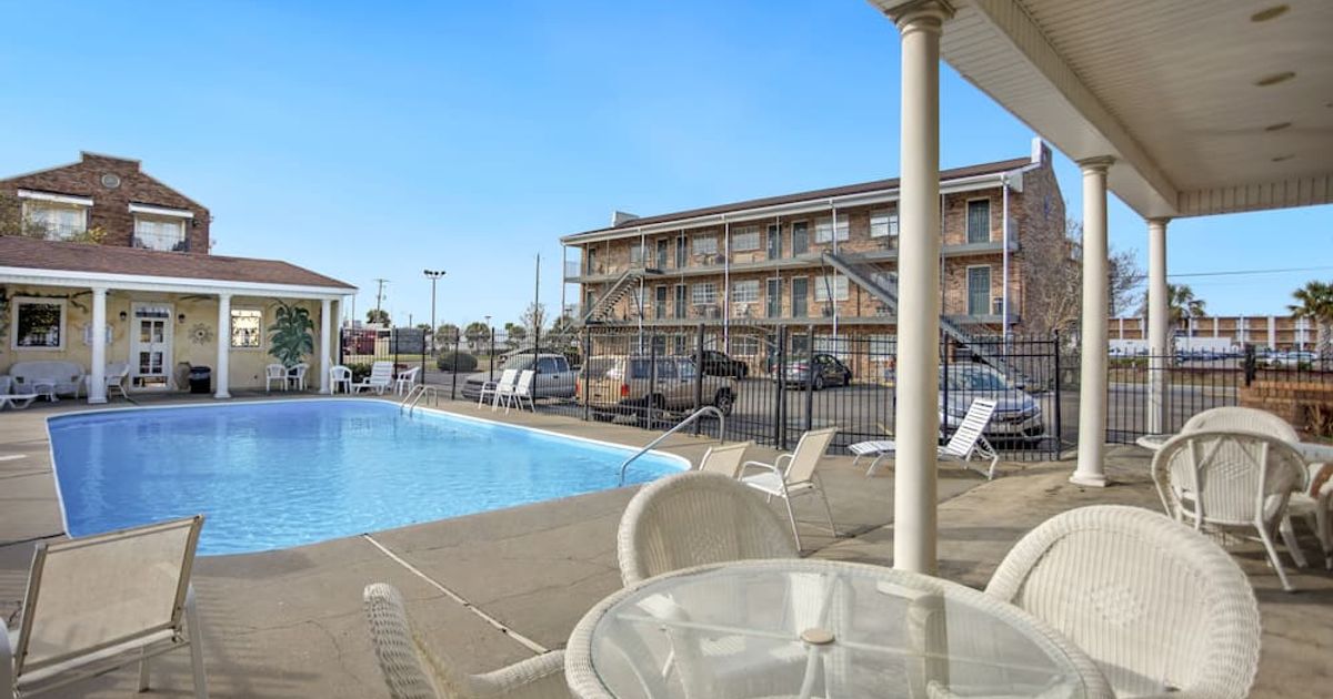 Edgewater Inn - Biloxi Beach from $55. Biloxi Hotel Deals & Reviews - KAYAK