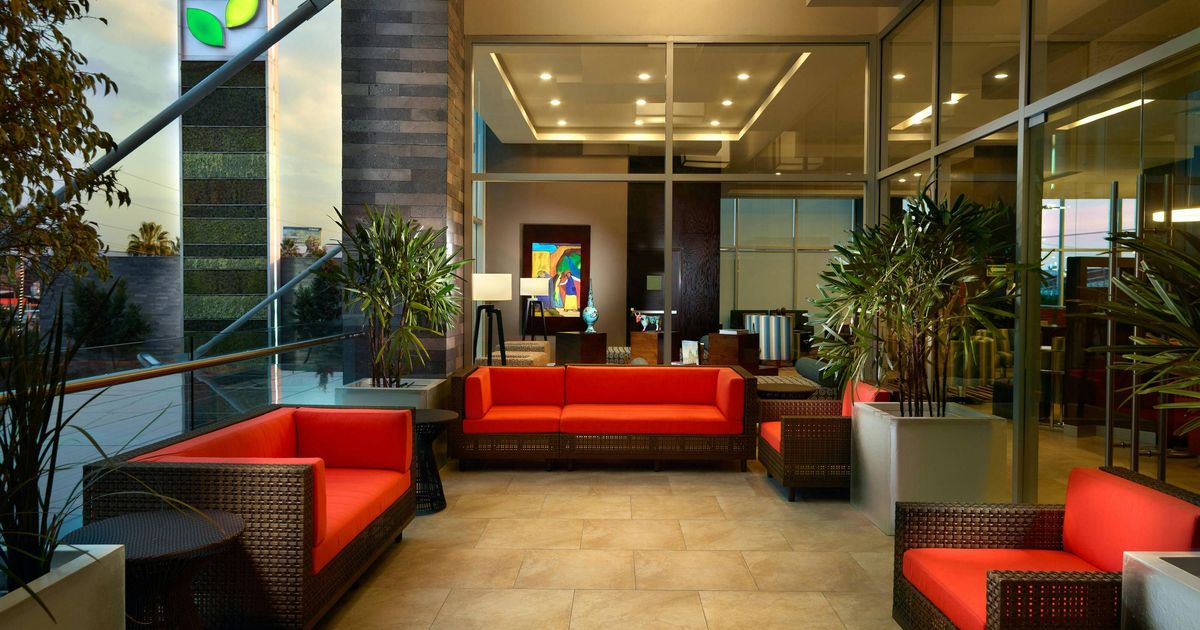 Courtyard by Marriott Queretaro £41. Santiago de Querétaro Hotel Deals ...