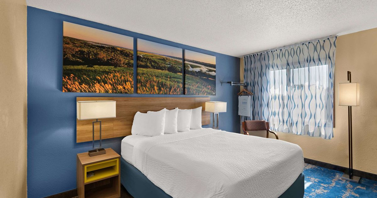 Days Inn by Wyndham Newton £30. Newton Hotel Deals & Reviews - KAYAK