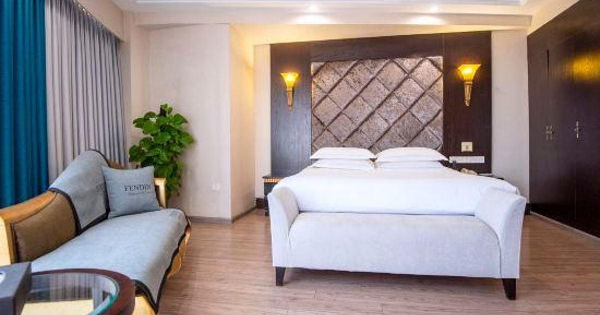 Xinhong Hotel from . Neijiang Hotel Deals & Reviews - KAYAK