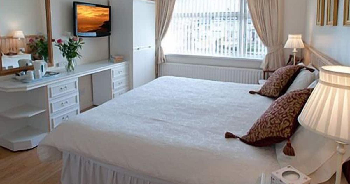 Aaranmore Lodge Guest House from $110. Portrush Hotel Deals & Reviews ...