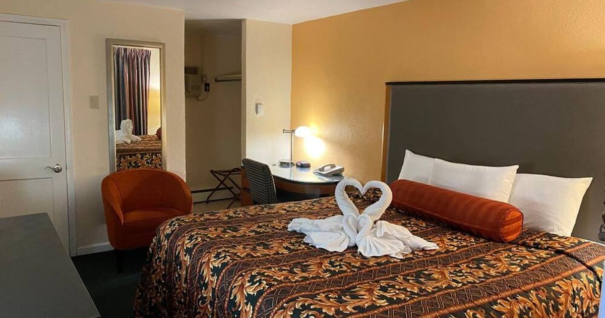 Sentinel Motel from $73. West Chester Hotel Deals & Reviews - KAYAK