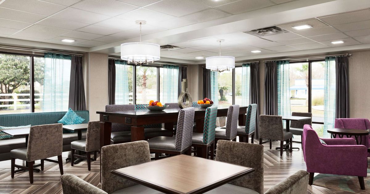 Hampton Inn Waycross from $118. Waycross Hotel Deals & Reviews - KAYAK