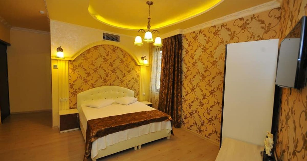 Hotel Iberia desde $31 ($̶5̶0̶). Batum Hoteles - KAYAK