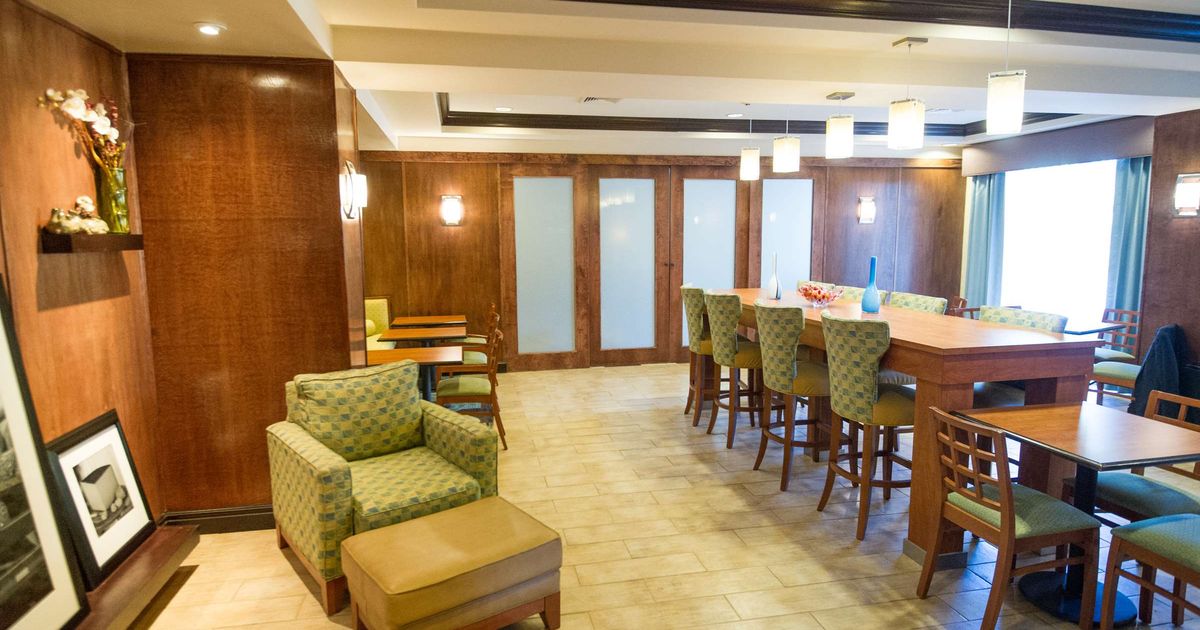 Hampton Inn Brattleboro from $92. Brattleboro Hotel Deals & Reviews - KAYAK