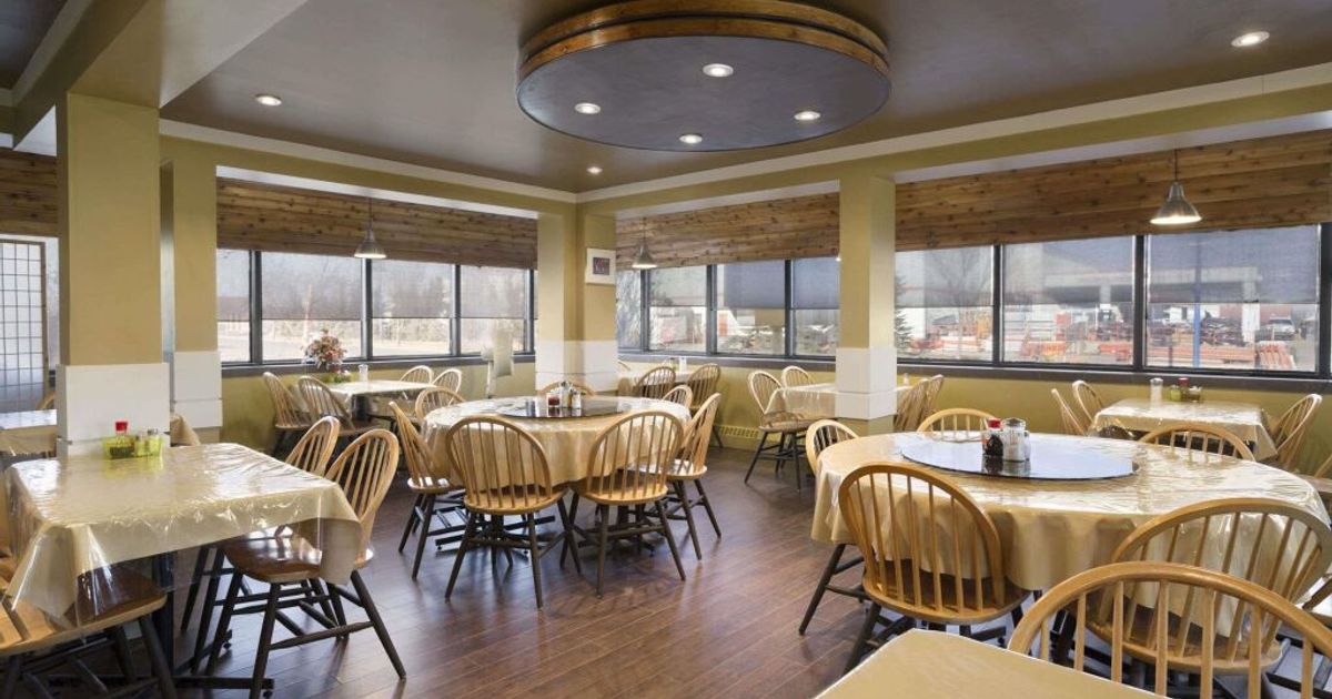 Nice Inn Edmonton from $74. Edmonton Hotel Deals & Reviews - KAYAK