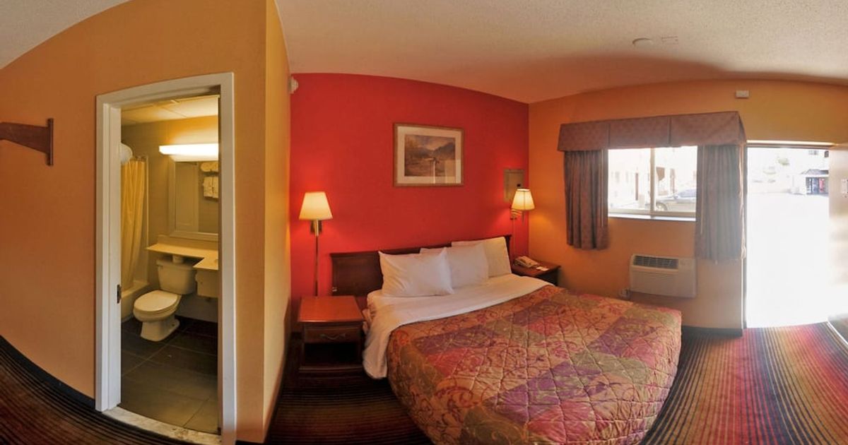 Rodeway Inn $145. Jersey City Hotel Deals & Reviews - KAYAK