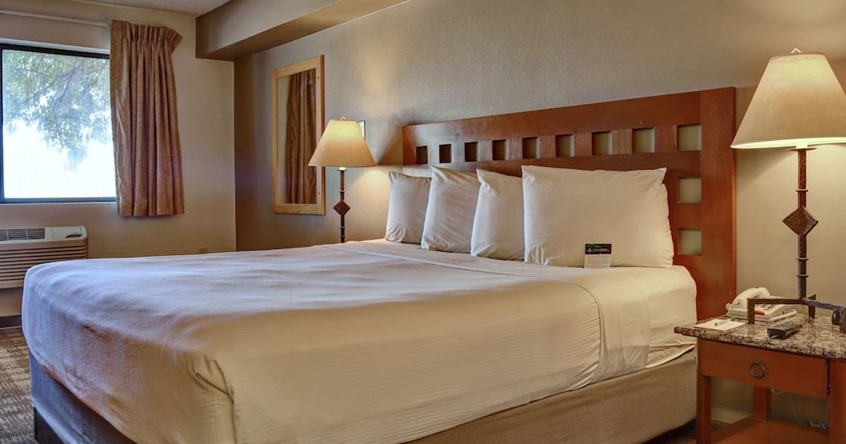 Greentree Inn Albuquerque from $72. Albuquerque Hotel Deals & Reviews ...