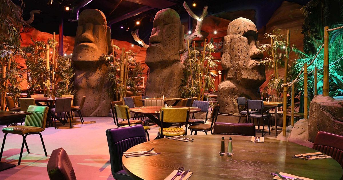 Hex Wildlife Hotel at Yorkshire Wildlife Park £62. Doncaster Hotel ...