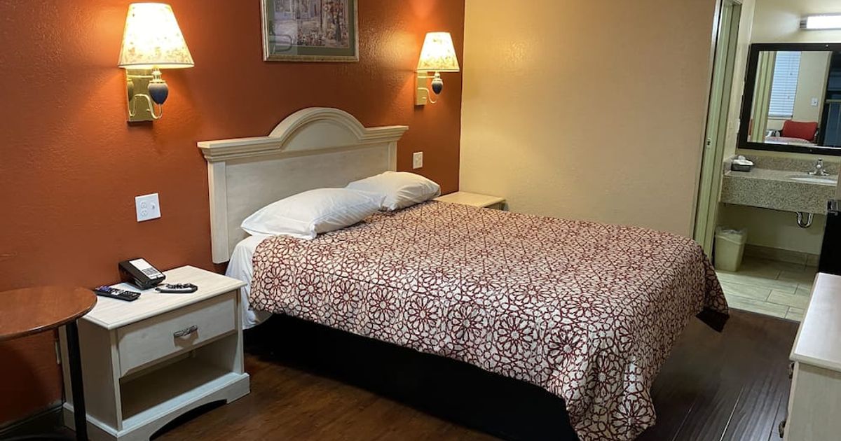 Bayview Motel £77. Oakland Hotel Deals & Reviews - KAYAK