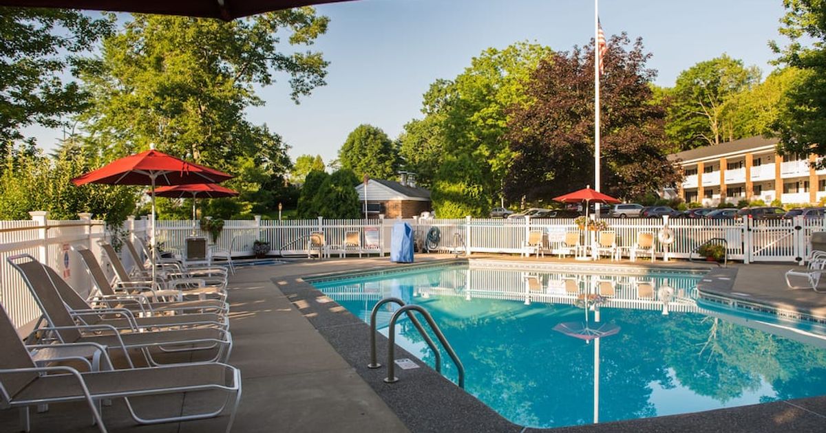 Ogunquit The Milestone Inn $134. Ogunquit Hotel Deals & Reviews - KAYAK