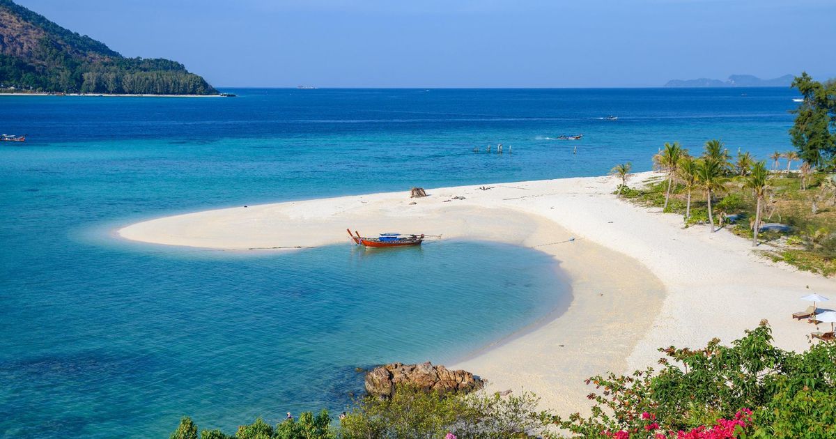 Satun Dive Resort from $14. Ko Lipe Hotel Deals & Reviews - KAYAK