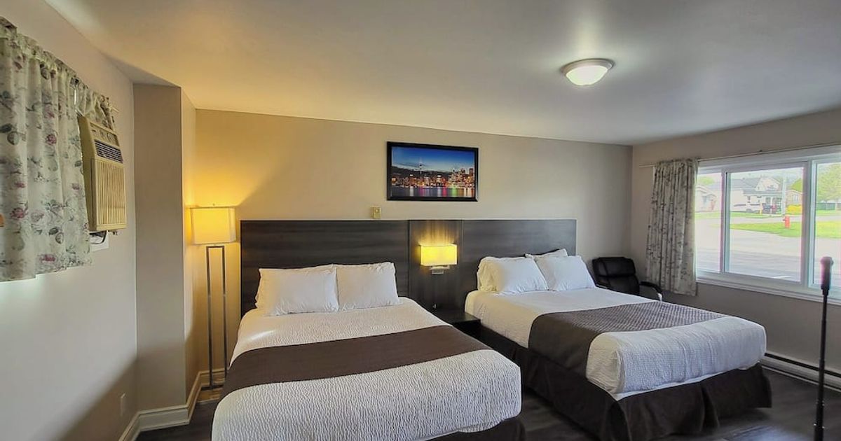 Maple Leaf Inn & Suites from $70. Kincardine Hotel Deals & Reviews - KAYAK