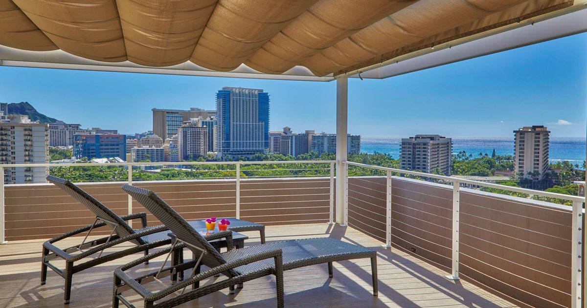 DoubleTree by Hilton Alana - Waikiki Beach from R2 346. Honolulu Hotel ...