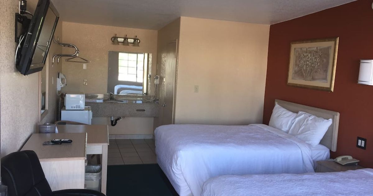 Desert Inn £69. Brawley Hotel Deals & Reviews - KAYAK