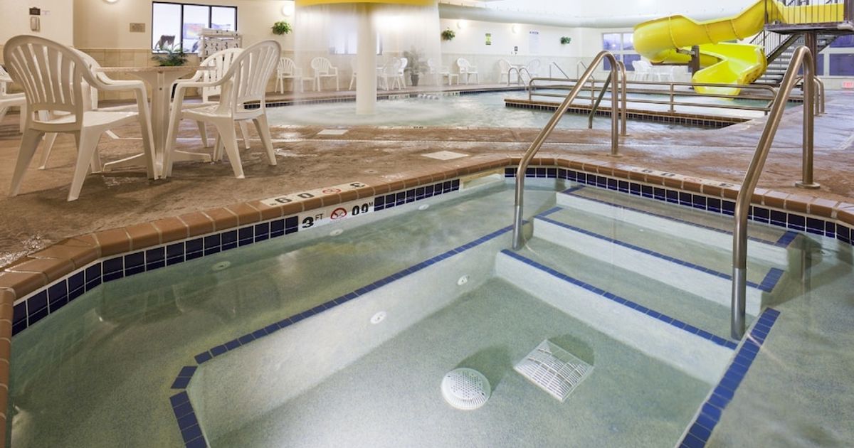 Expressway Suites Fargo, Fargo | HotelsCombined