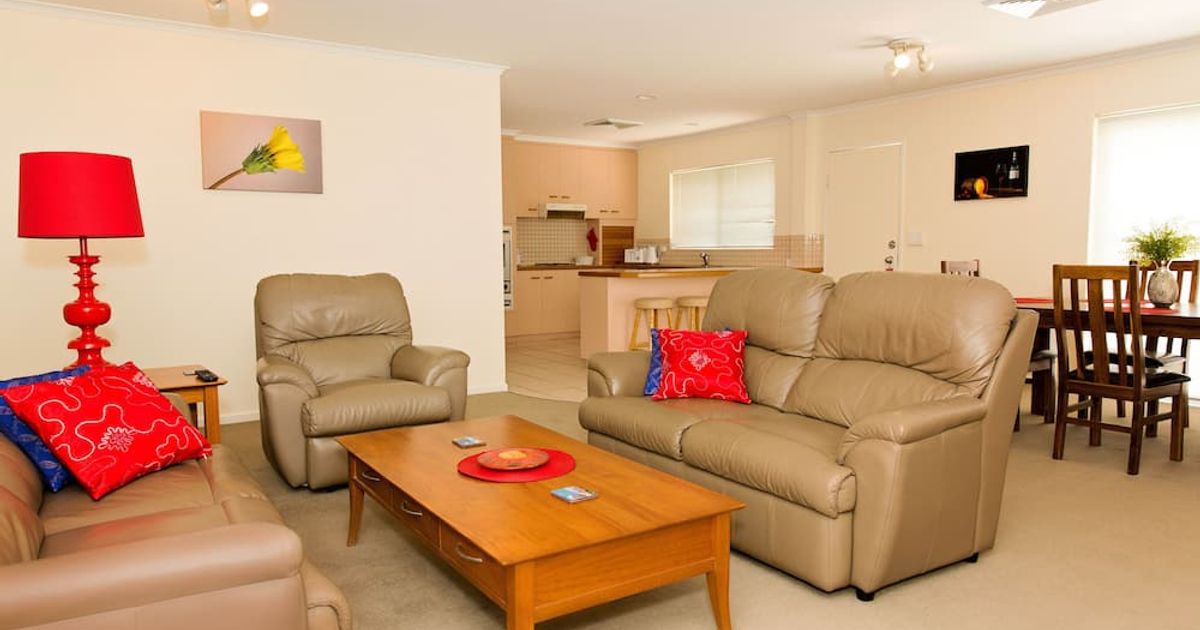 White Lace Motor Inn from $69. Mackay Hotel Deals & Reviews - KAYAK