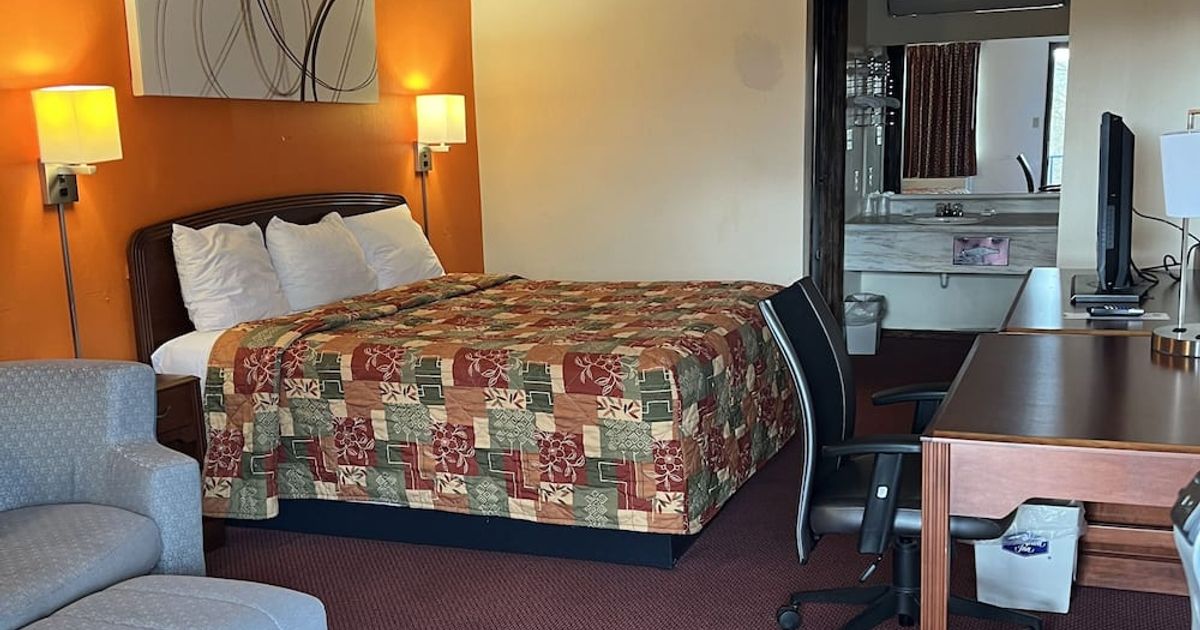 Lebanon Inn Motel from $86. Lebanon Hotel Deals & Reviews - KAYAK