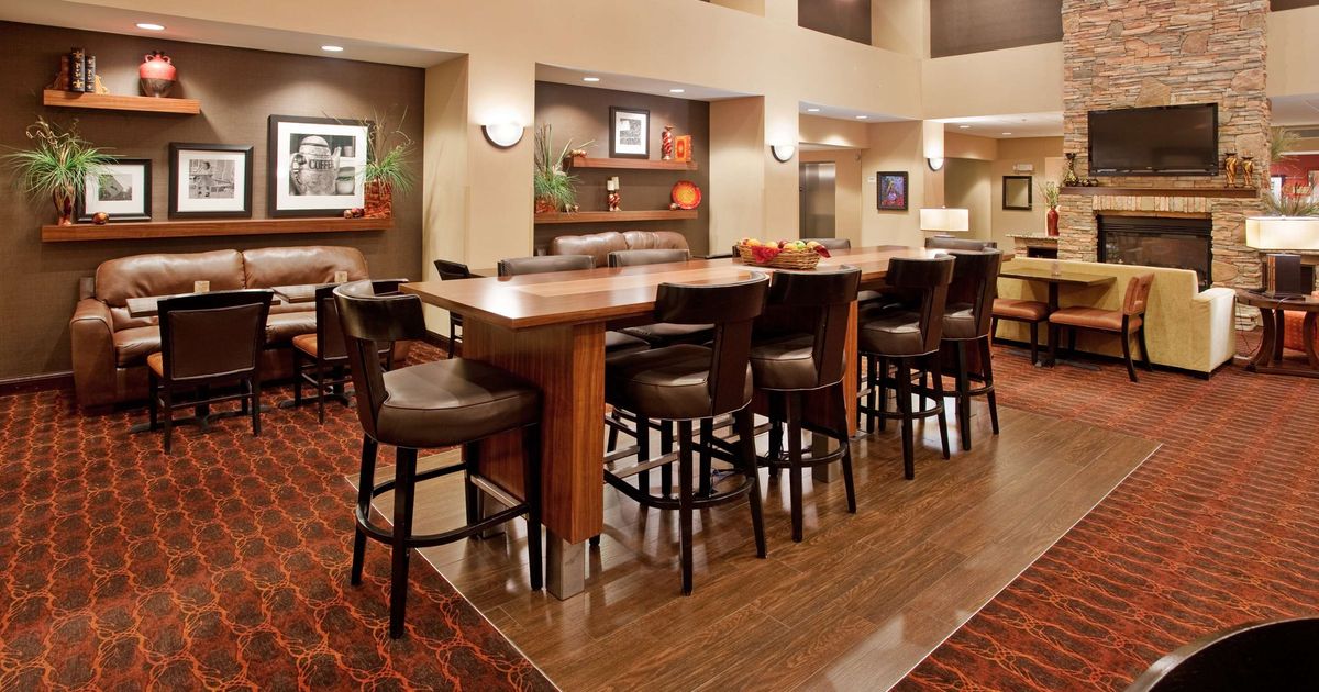 Hampton Inn And Suites Watertown $195. Watertown Hotel Deals & Reviews ...