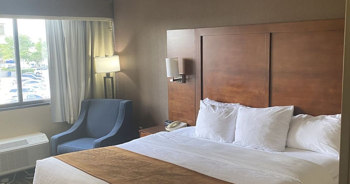 Comfort Inn Springfield $107. Springfield Hotel Deals & Reviews - KAYAK