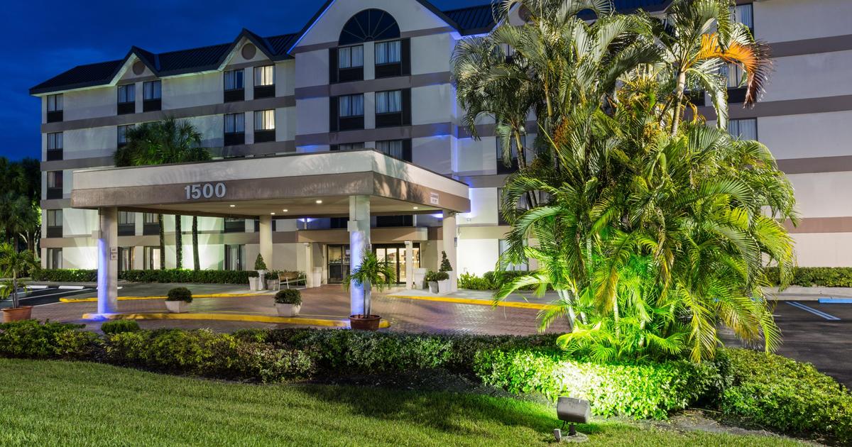 Holiday Inn Express And Suites Ft Lauderdale N Exec Airport Mulai Rp 1