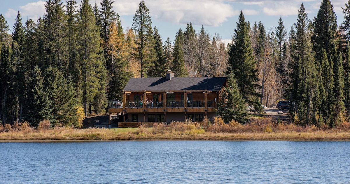 Schott's Lake Conference & Resort from $72. Sundre Hotel Deals ...