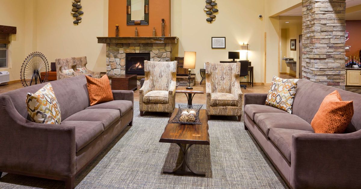 AmericInn by Wyndham Fargo Medical Center RM 392. Fargo Hotel Deals ...