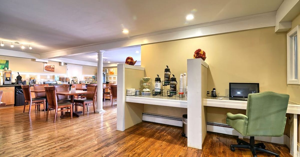 Quality Inn North Conway from $46. North Conway Hotel Deals & Reviews ...