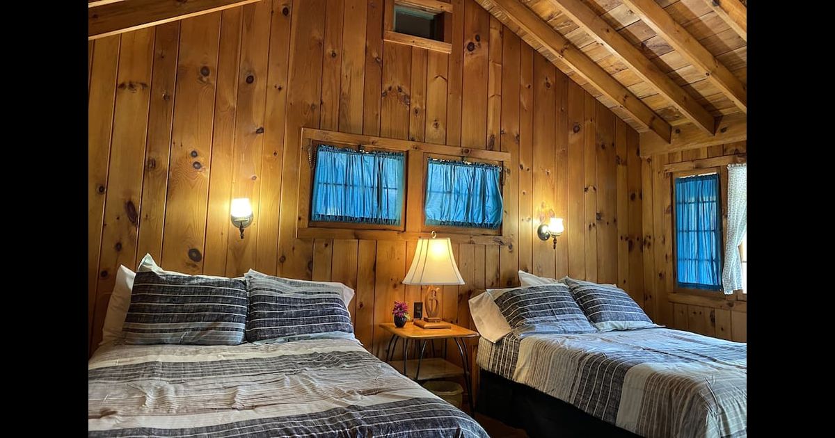 Amber Lantern Motel in Lake George, the United States from $102: Deals ...