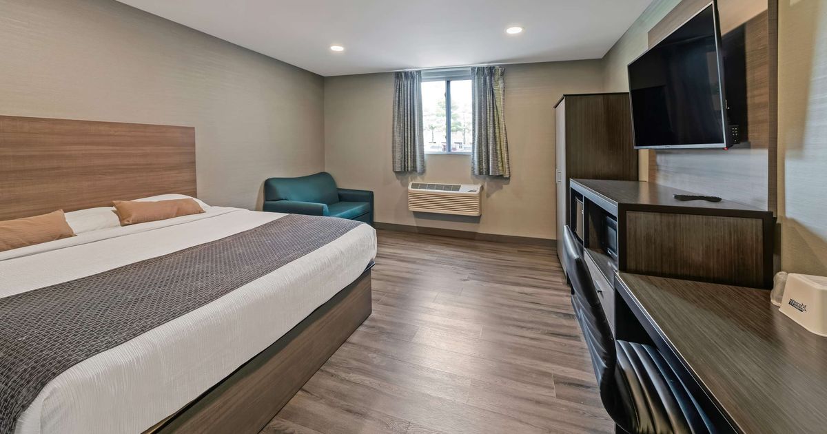 Americas Best Value Inn Foxboro £61. Foxborough Hotel Deals & Reviews ...