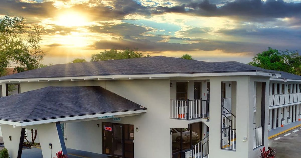 Sunshine Inn from $39. Kissimmee Hotel Deals & Reviews - KAYAK