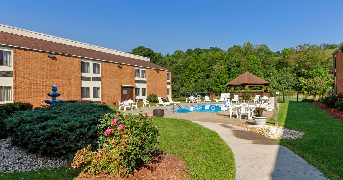 Comfort Inn Bluefield from $70. Bluefield Hotel Deals & Reviews - KAYAK
