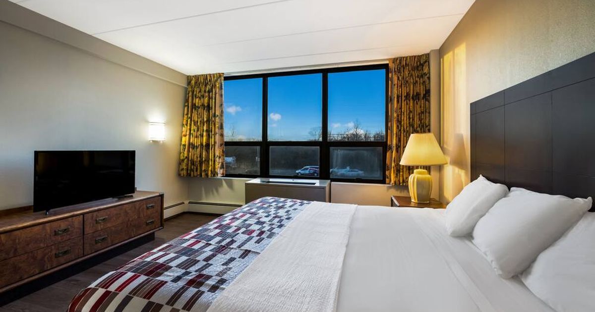 Gateway Inn from $124. Merrick Hotel Deals & Reviews - KAYAK