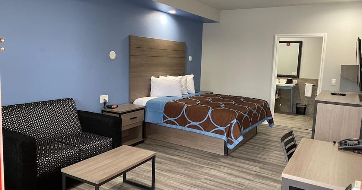 Lone Star Inn - Dickinson from $54. Dickinson Hotel Deals & Reviews - KAYAK