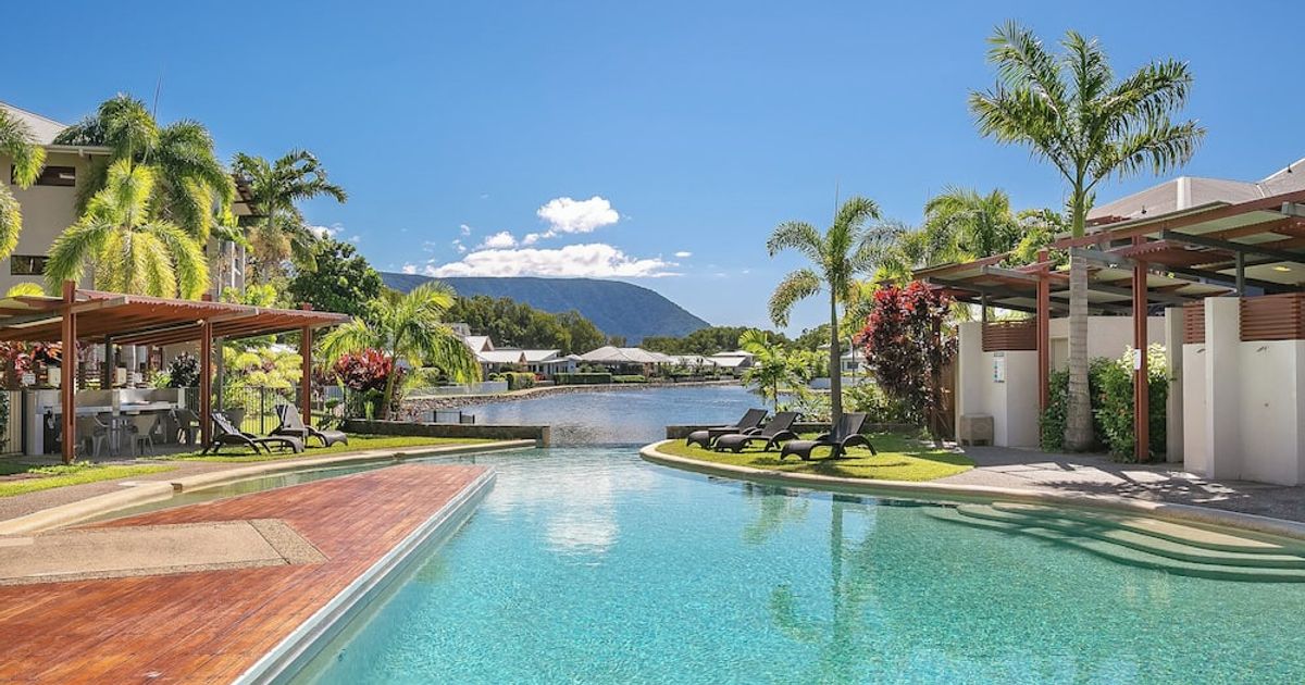 Blue Lagoon Resort from $63. Trinity Beach Hotel Deals & Reviews - KAYAK