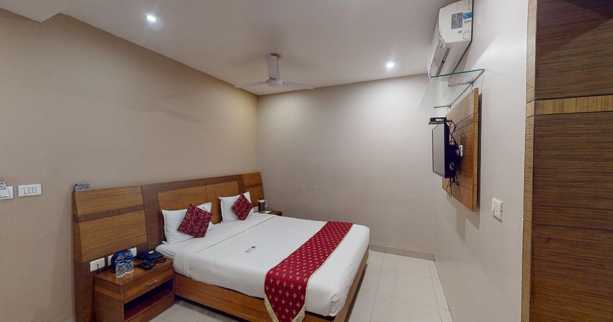 Pleasant Inn from $20. Pondicherry Hotel Deals & Reviews - KAYAK
