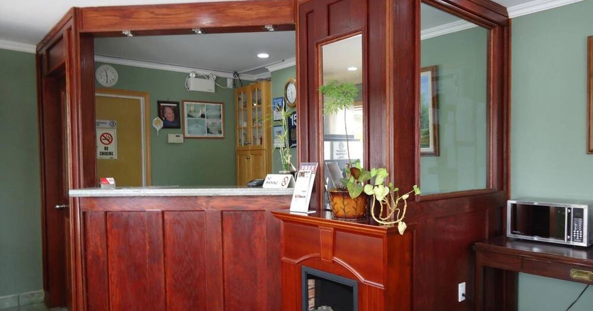 Super 7 Motel London £41. London Hotel Deals & Reviews - KAYAK