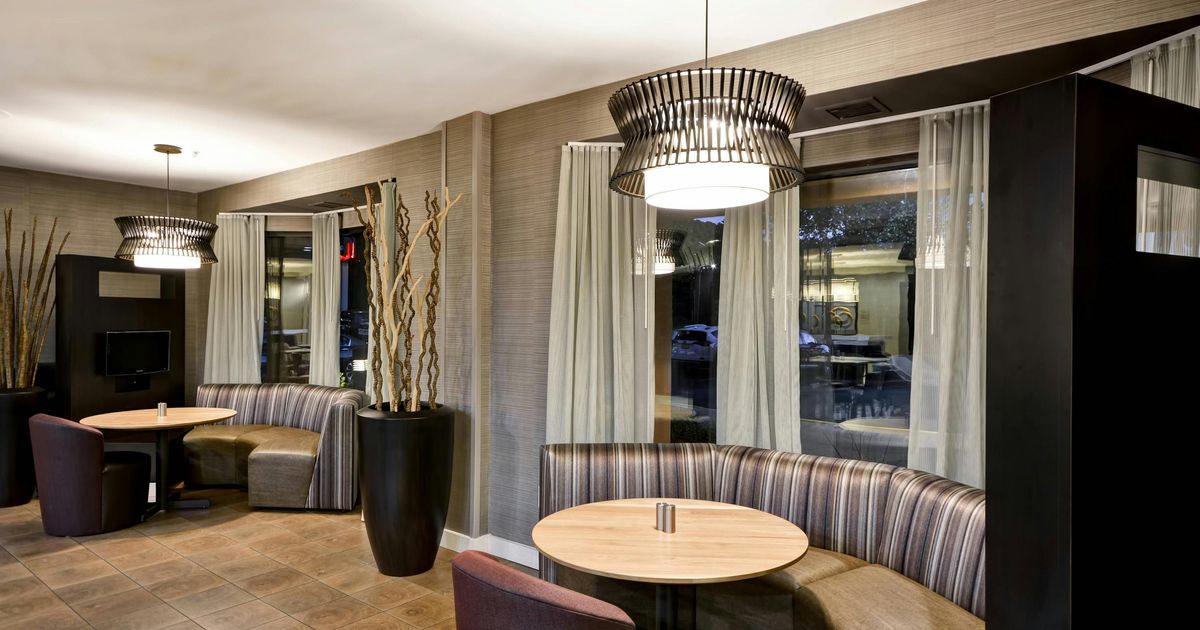 Courtyard by Marriott Dalton £86. Dalton Hotel Deals & Reviews - KAYAK