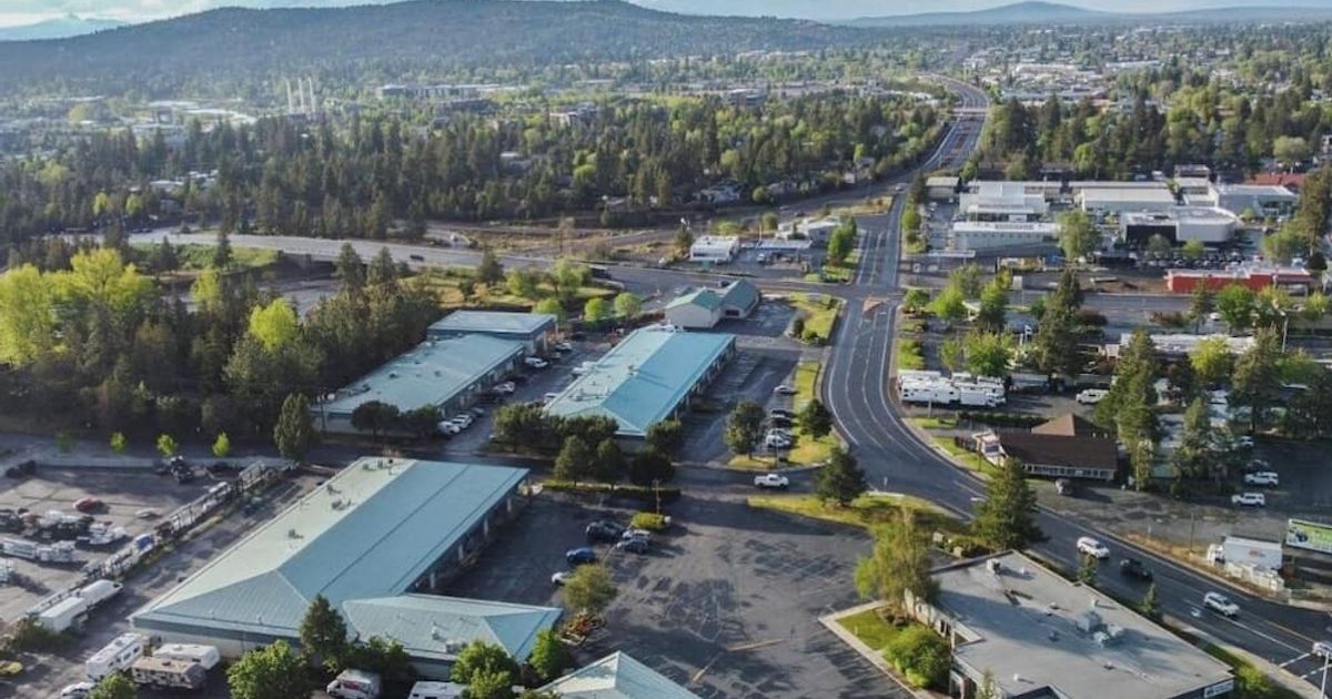 Budget Inn Bend from $52. Bend Hotel Deals & Reviews - KAYAK
