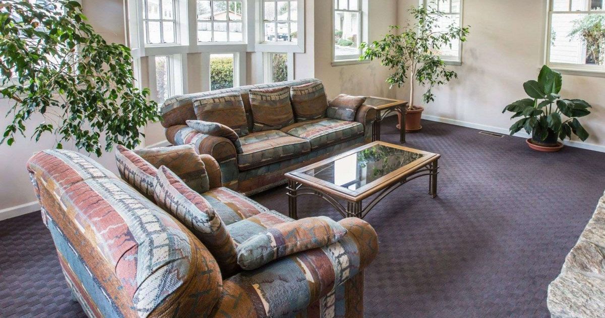 Rodeway Inn & Suites On The River desde S/ 215 (S̶/̶ ̶5̶9̶4̶). Cherokee ...