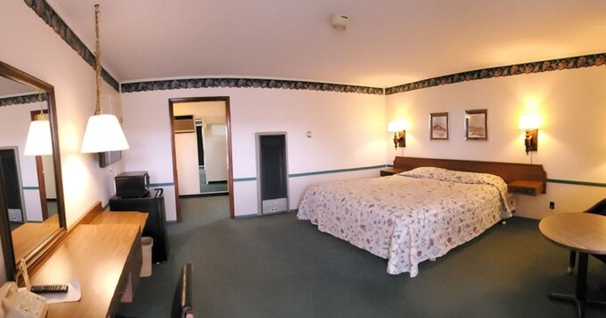 Robin Hood Motel from $96. Raton Hotel Deals & Reviews - KAYAK