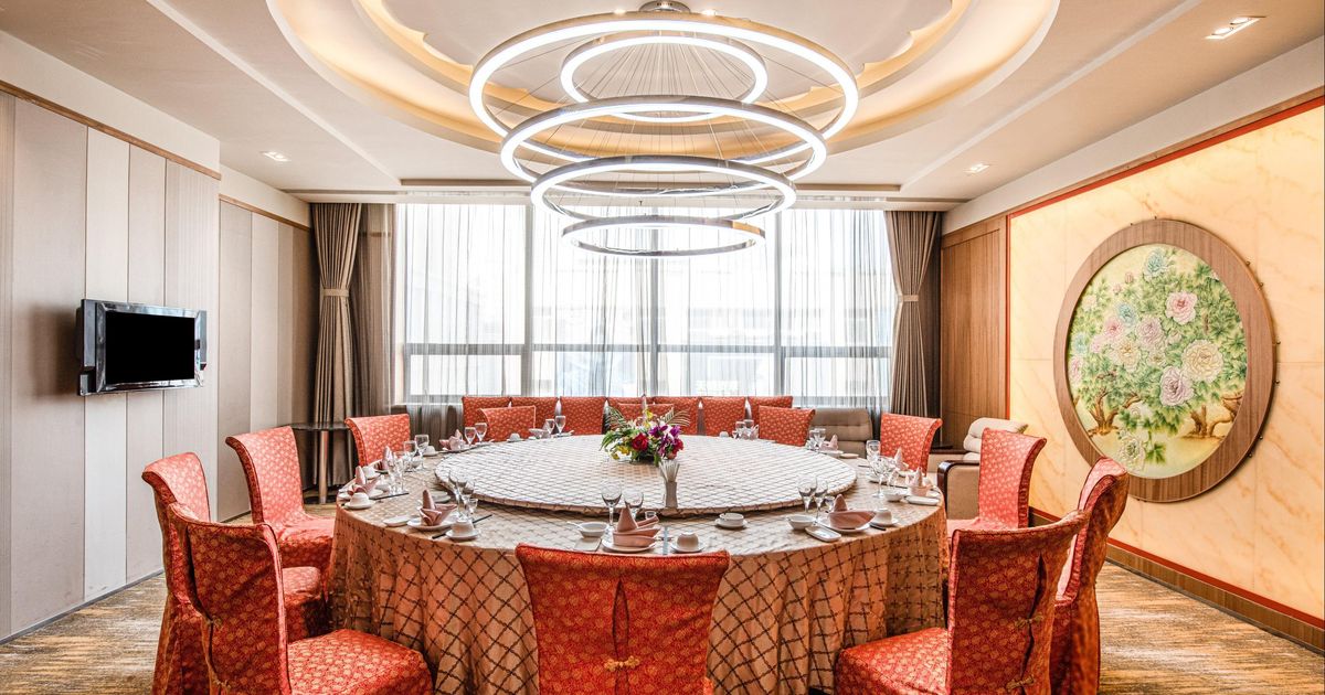 Holiday Inn Express Dalian City Center By IHG £26. Dalian Hotel Deals ...