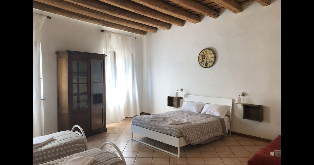 Ai Leoni in Verona, Italy from $72: Deals, Reviews, Photos | momondo