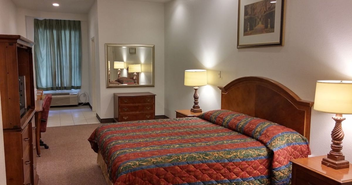 Country Regency Inn & Suites from $78. Manvel Hotel Deals & Reviews - KAYAK