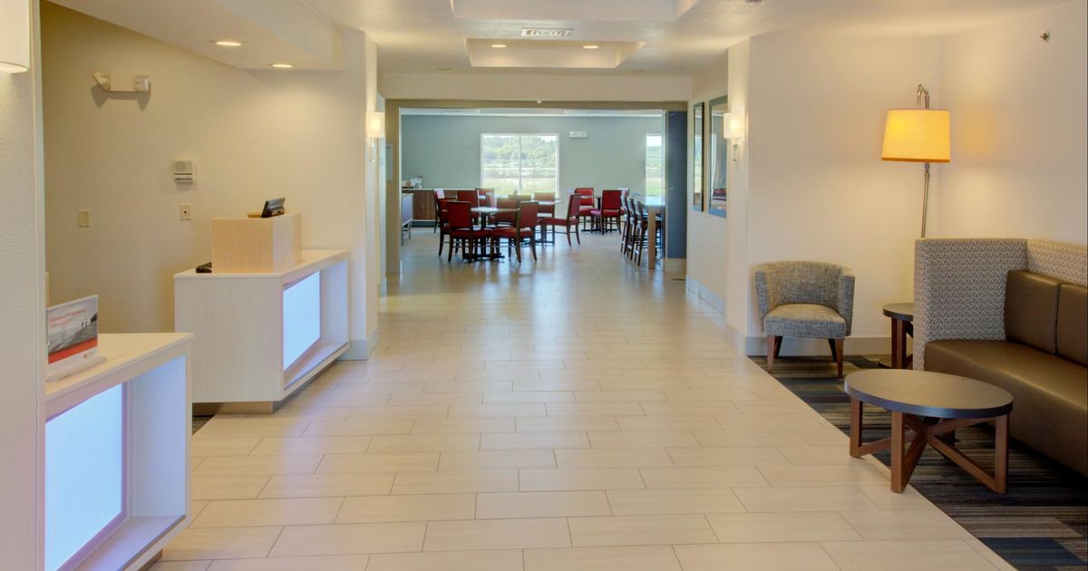 Holiday Inn Express & Suites Le Mars By IHG from $96. Le Mars Hotel ...