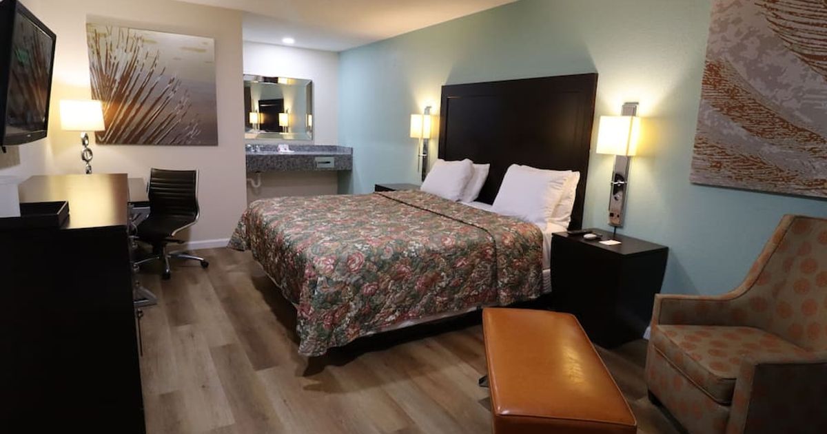 Royal Inn Cochran from $92. Cochran Hotel Deals & Reviews - KAYAK