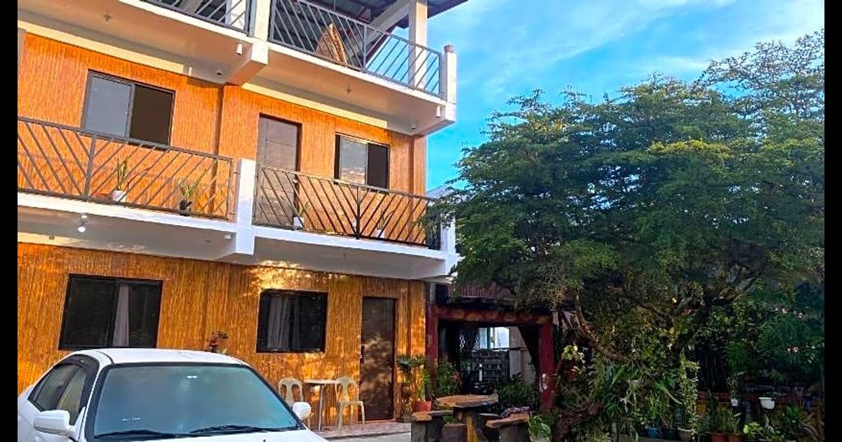 Traditional Filipino Home near 100 Islands Wharf in Alaminos, the ...