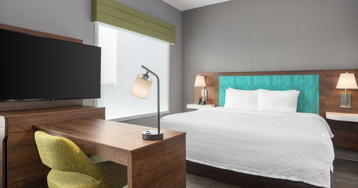 Hampton Inn by Hilton Kingston ₹ 8,494. Kingston Hotel Deals & Reviews ...